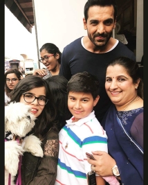 Raakh Fan Photos | Raakh Photos, Images, Pictures - FilmiBeat