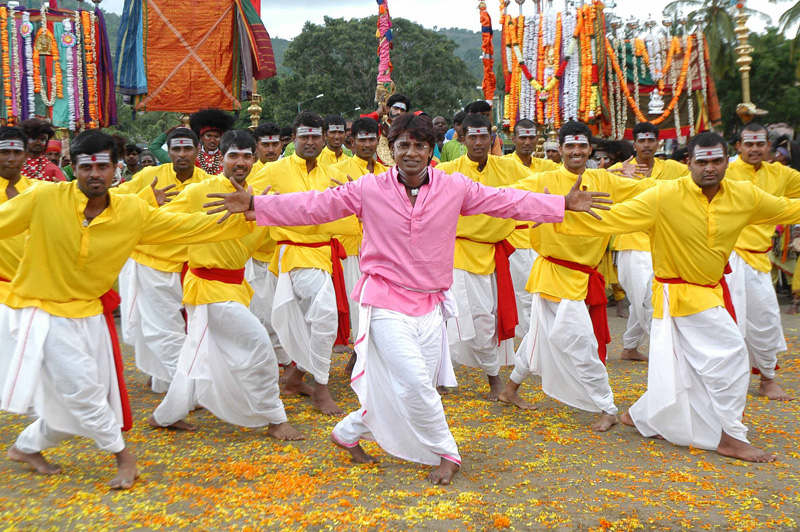 Kari Chirathe Fan Photos | Kari Chirathe Photos, Images, Pictures ...