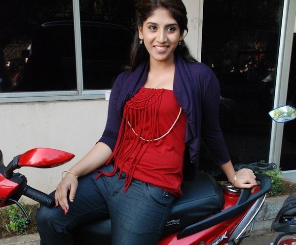 Jayahe Fan Photos | Jayahe Photos, Images, Pictures # 9902 - FilmiBeat