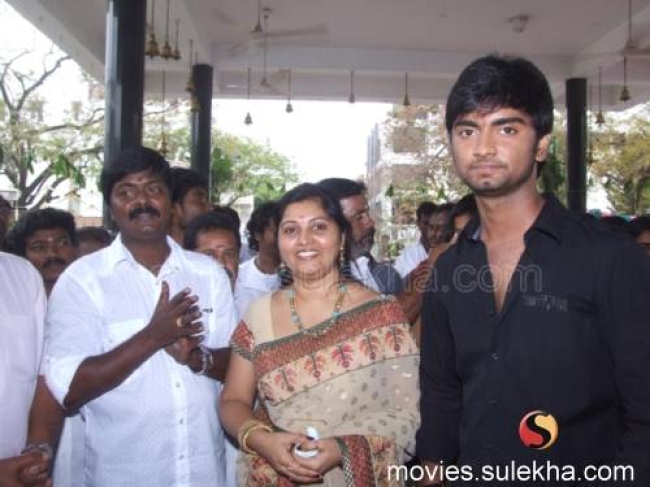 Atharvaa (Atharva) - Photos, Videos, Birthday, Latest News, Height In ...