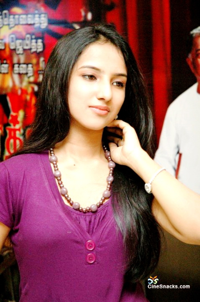 Leema - Photos, Videos, Birthday, Latest News, Height In Feet - FilmiBeat