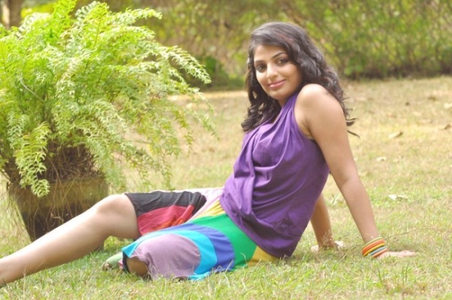 Mythili - Photos, Videos, Birthday, Latest News, Height In Feet - FilmiBeat