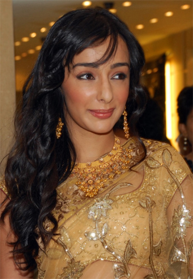 Ferena Wazeir - Photos, Videos, Birthday, Latest News, Height In Feet ...