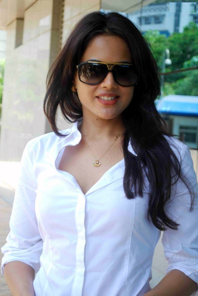 Asal Sameera Reddy Wallpapers