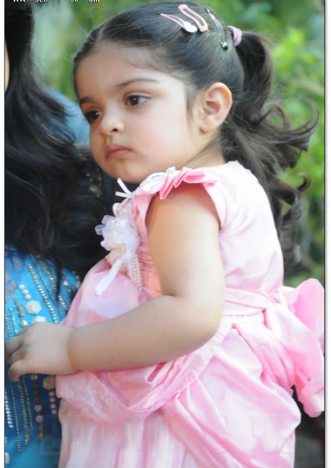 Shalini - Photos, Videos, Birthday, Latest News, Height In Feet - FilmiBeat