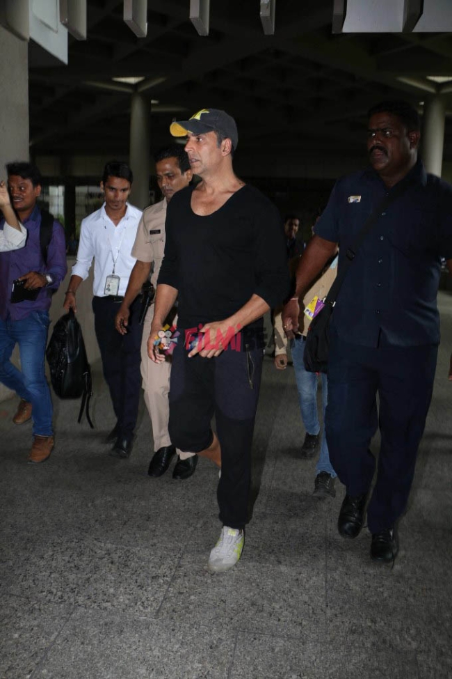 Akshay Kumar (Akki) - Photos, Videos, Birthday, Latest News, Height In ...