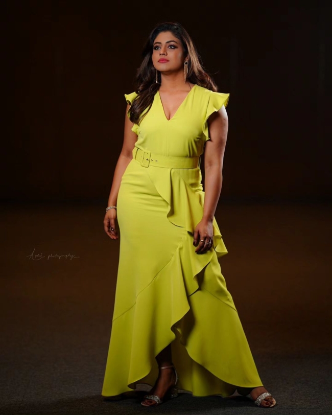 Iniya - Photos, Videos, Birthday, Latest News, Height In Feet - FilmiBeat