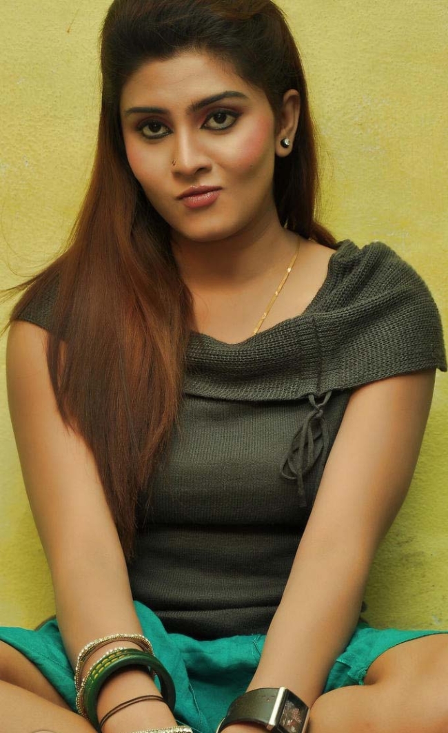 Harini - Photos, Videos, Birthday, Latest News, Height In Feet - FilmiBeat