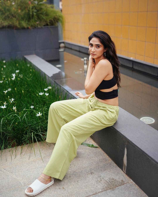 Deepti Sati (Deepthi Sathi) - Photos, Videos, Birthday, Latest News ...