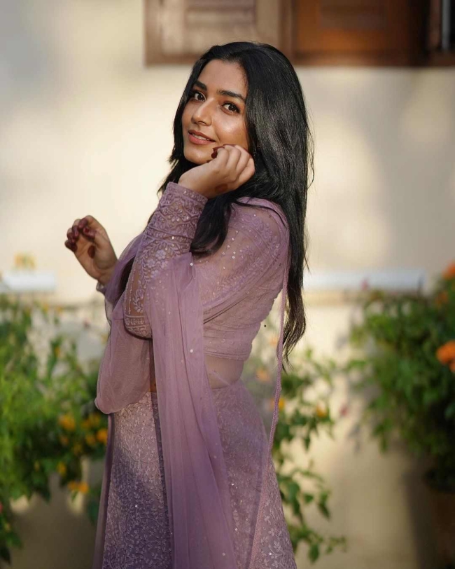 Rajisha Vijayan - Photos, Videos, Birthday, Latest News, Height In Feet ...