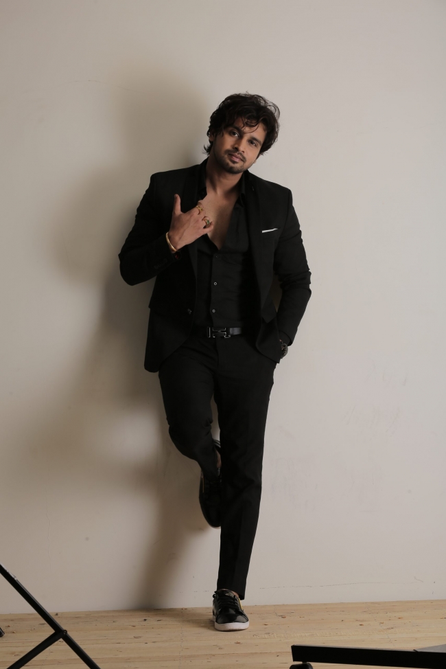 Kiran Raj - Photos, Videos, Birthday, Latest News, Height In Feet ...