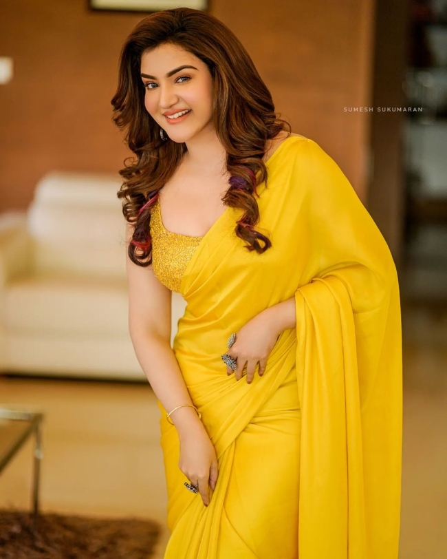 Honey Rose - Photos, Videos, Birthday, Latest News, Height In Feet ...
