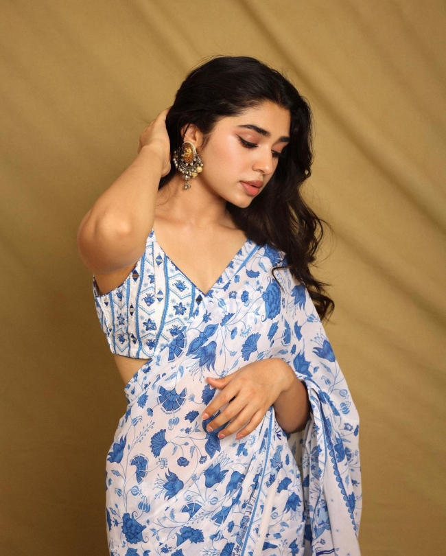 Krithi Shetty - Photos, Videos, Birthday, Latest News, Height In Feet ...