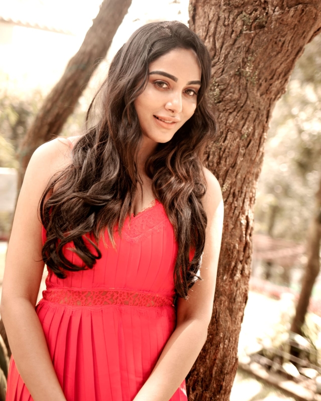 Aradhya Ann - Photos, Videos, Birthday, Latest News, Height In Feet ...