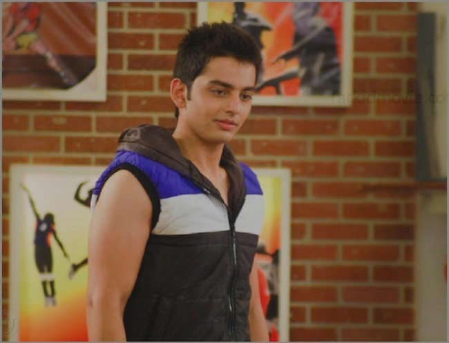 Himansh Kohli - Photos, Videos, Birthday, Latest News, Height In Feet ...