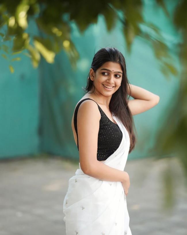 Ananthika Sanilkumar - Photos, Videos, Birthday, Latest News, Height In ...