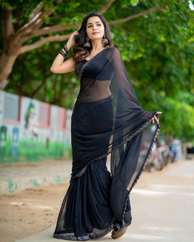 Shobha Shetty - Photos, Videos, Birthday, Latest News, Height In Feet ...