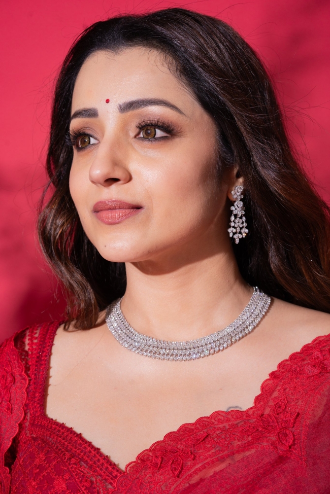 Trisha Krishnan (Trisha) - Photos, Videos, Birthday, Latest News ...