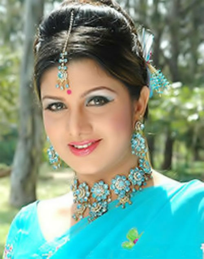 Rambha - Photos, Videos, Birthday, Latest News, Height In Feet - FilmiBeat