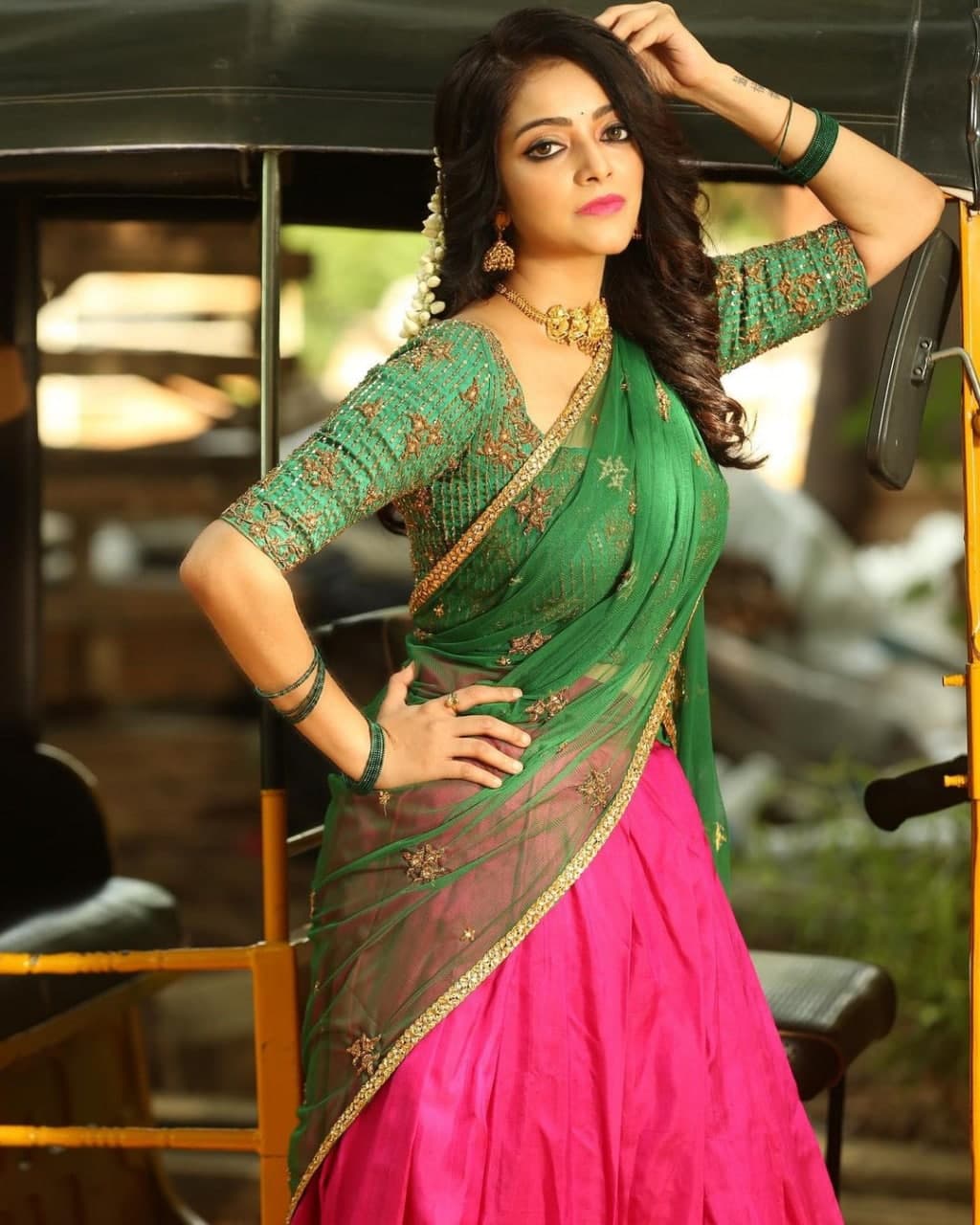 Janani Iyer In Saree