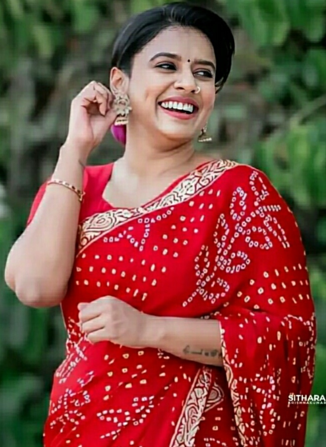 Sithara Krishnakumar Fan Photos | Sithara Krishnakumar Pictures, Images ...