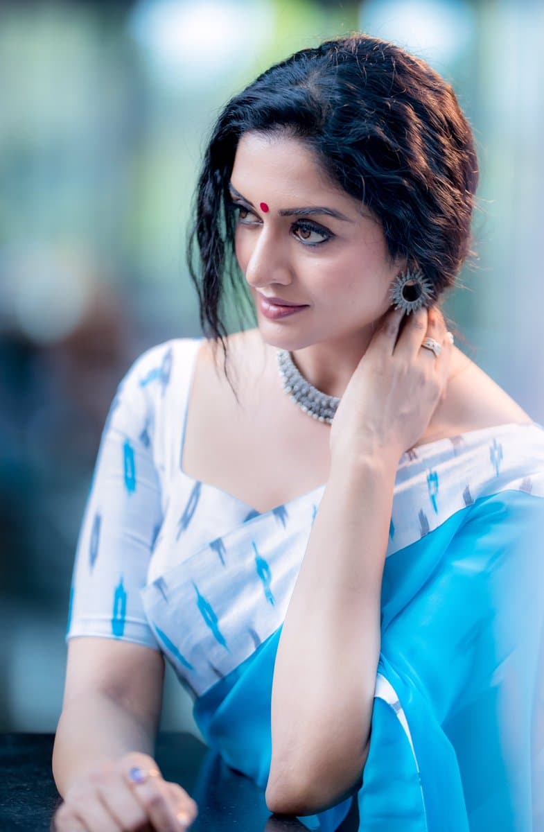 Vimala Raman Pics Miya George Spicy Pics In Pink Dress - Actress Album