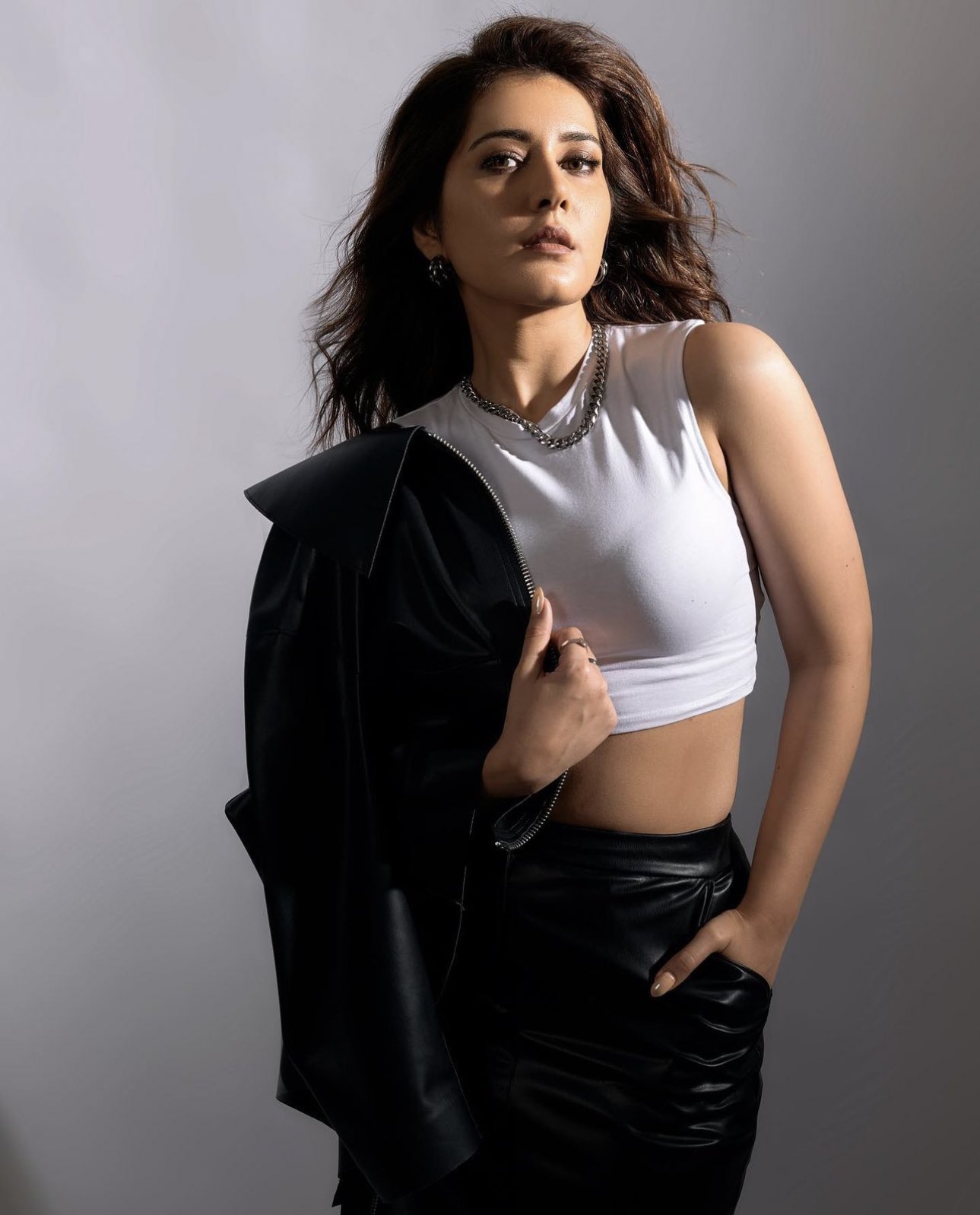 Raashi Khanna (Rashi Khanna) Fan Photos | Raashi Khanna Pictures ...