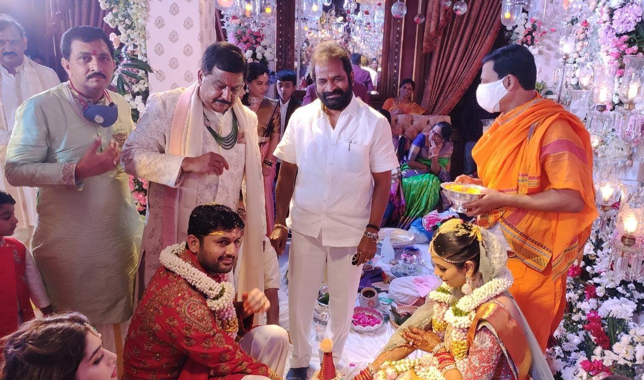 Telugu Actor Nitin Family Photos