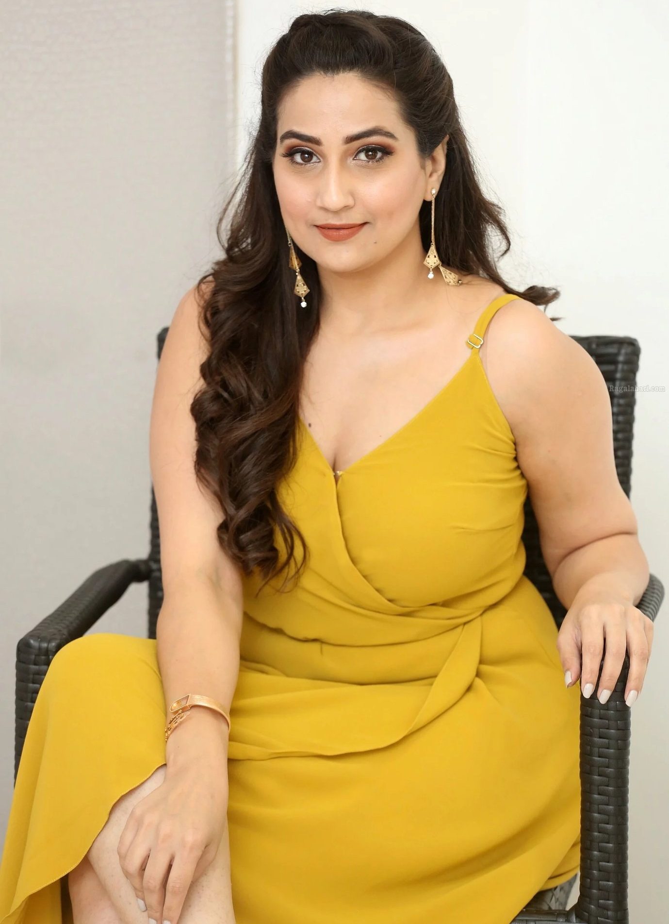 Manjusha Fan Photos | Manjusha Pictures, Images - 69998 - FilmiBeat