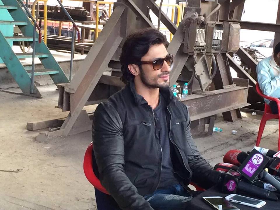 Commando 2 (Commando 2 Cast) Fan Photos | Commando 2 Photos, Images ...