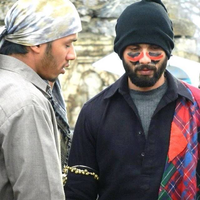 Haider Fan Photos | Haider Photos, Images, Pictures # 24201 - FilmiBeat