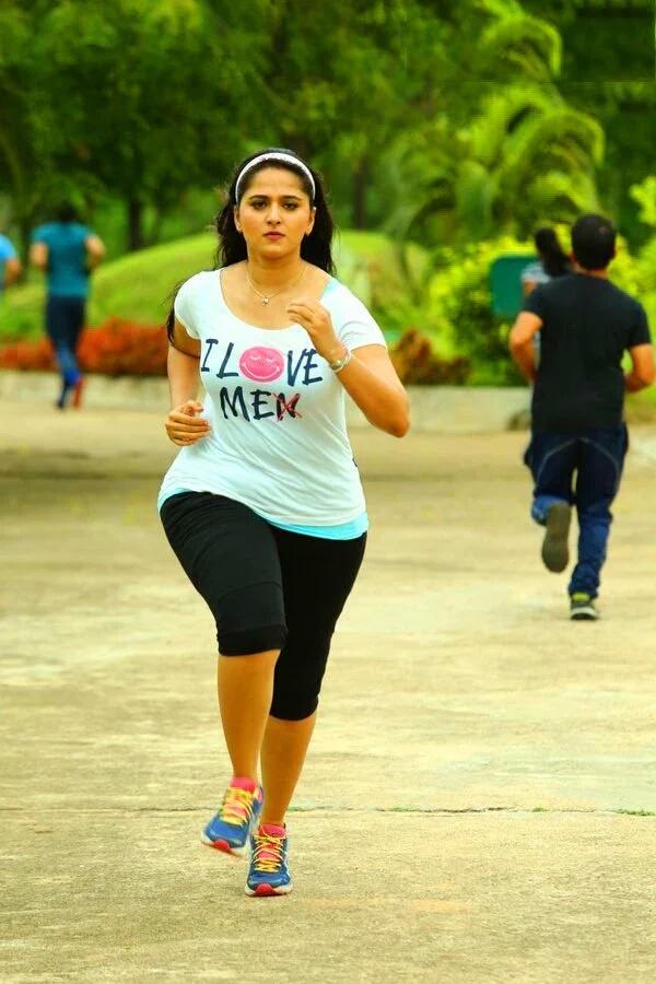 Inji Iduppazhagi (Inji Idupazhagi) Fan Photos | Inji Iduppazhagi Photos ...