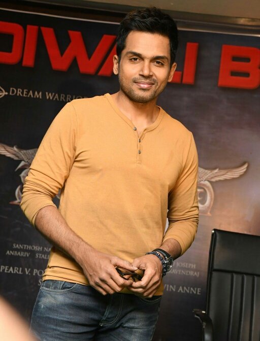 Kaatru Veliyidai (Katru Veliyidai) Fan Photos | Kaatru Veliyidai Photos ...