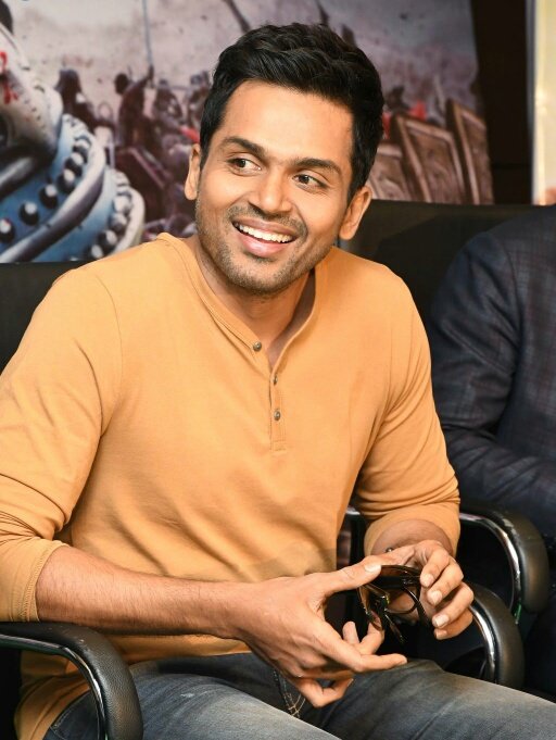 Kaatru Veliyidai (Katru Veliyidai) Fan Photos | Kaatru Veliyidai Photos ...