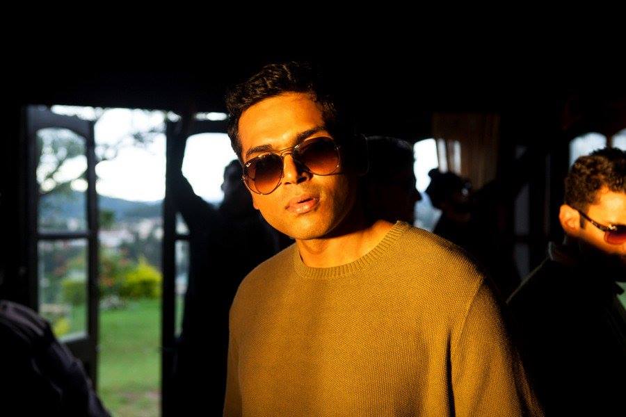 Kaatru Veliyidai (Katru Veliyidai) Fan Photos | Kaatru Veliyidai Photos ...