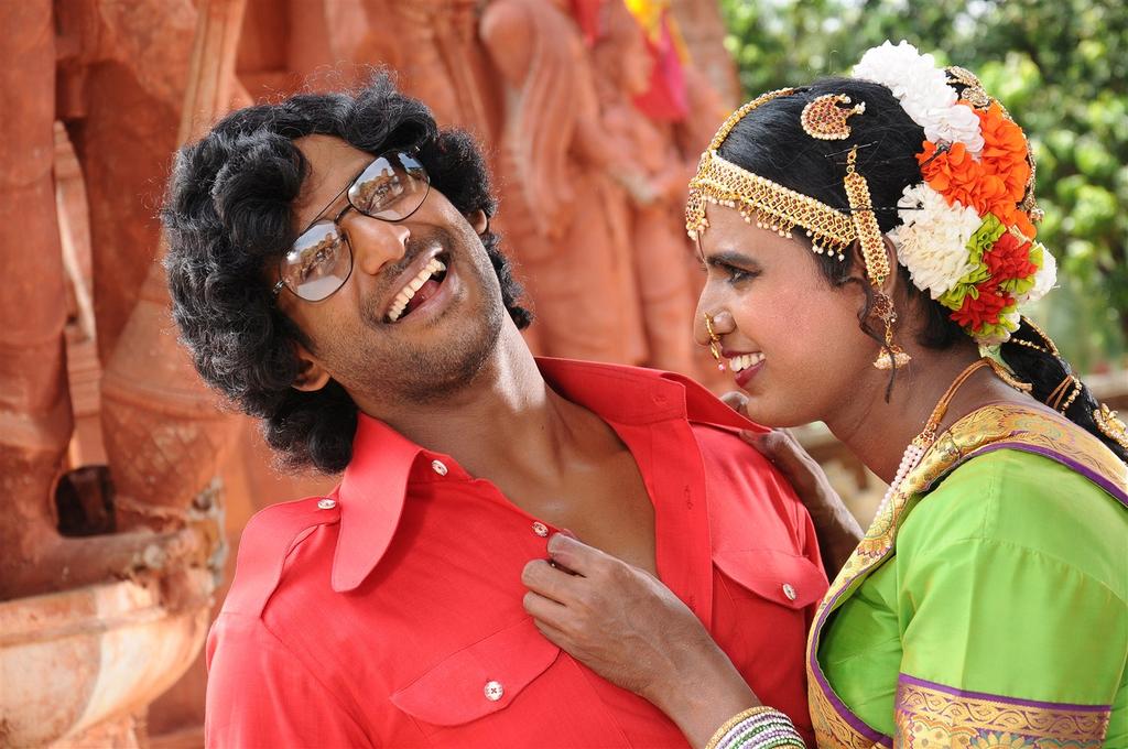 Kaththi Sandai (Kathi Sandai) Fan Photos | Kaththi Sandai Photos ...