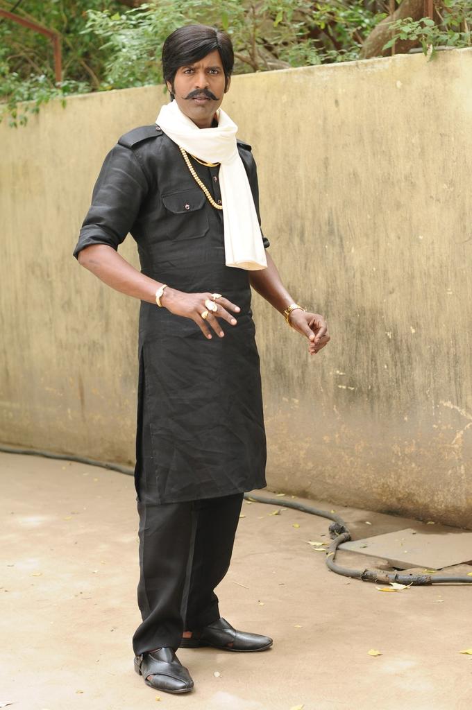 Kaththi Sandai (Kathi Sandai) Fan Photos | Kaththi Sandai Photos ...