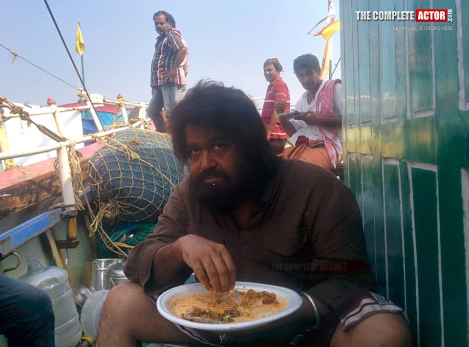 Koothara Fan Photos | Koothara Photos, Images, Pictures # 24926 - FilmiBeat