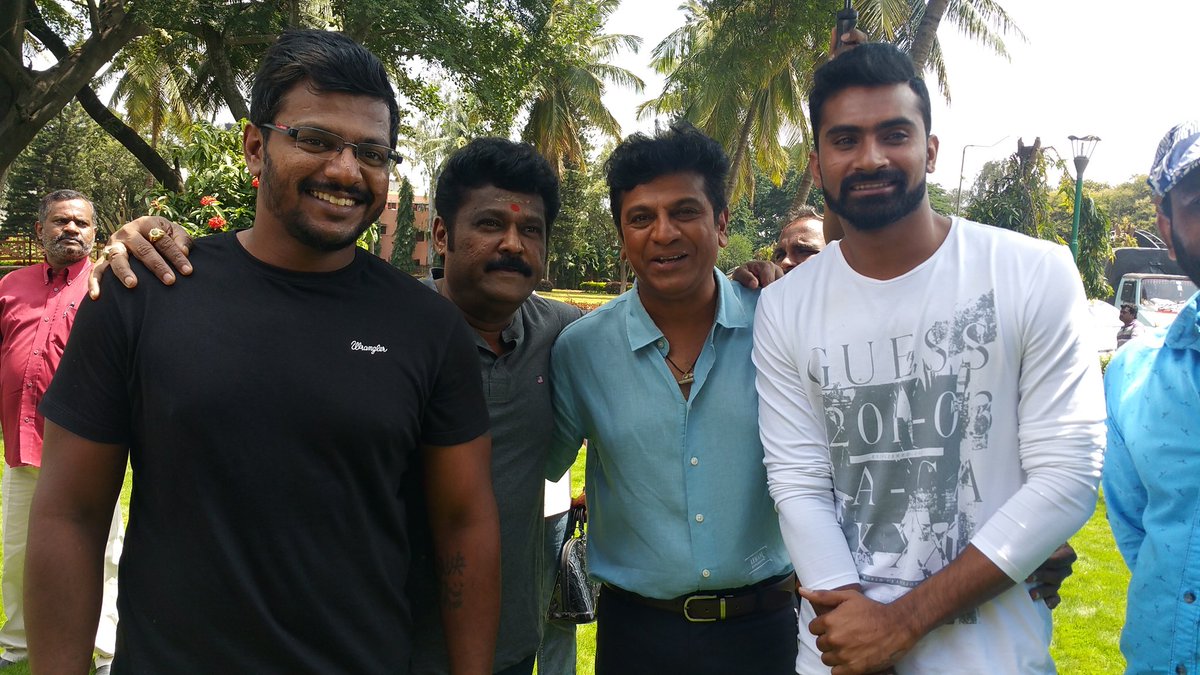 Mass Leader Fan Photos | Mass Leader Photos, Images, Pictures # 49330 ...