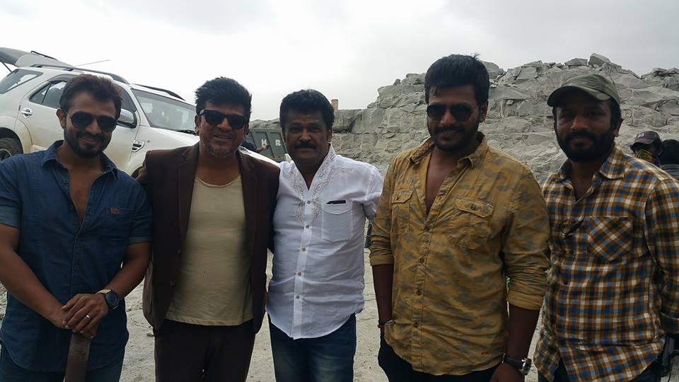 Mass Leader Fan Photos | Mass Leader Photos, Images, Pictures # 51077 ...