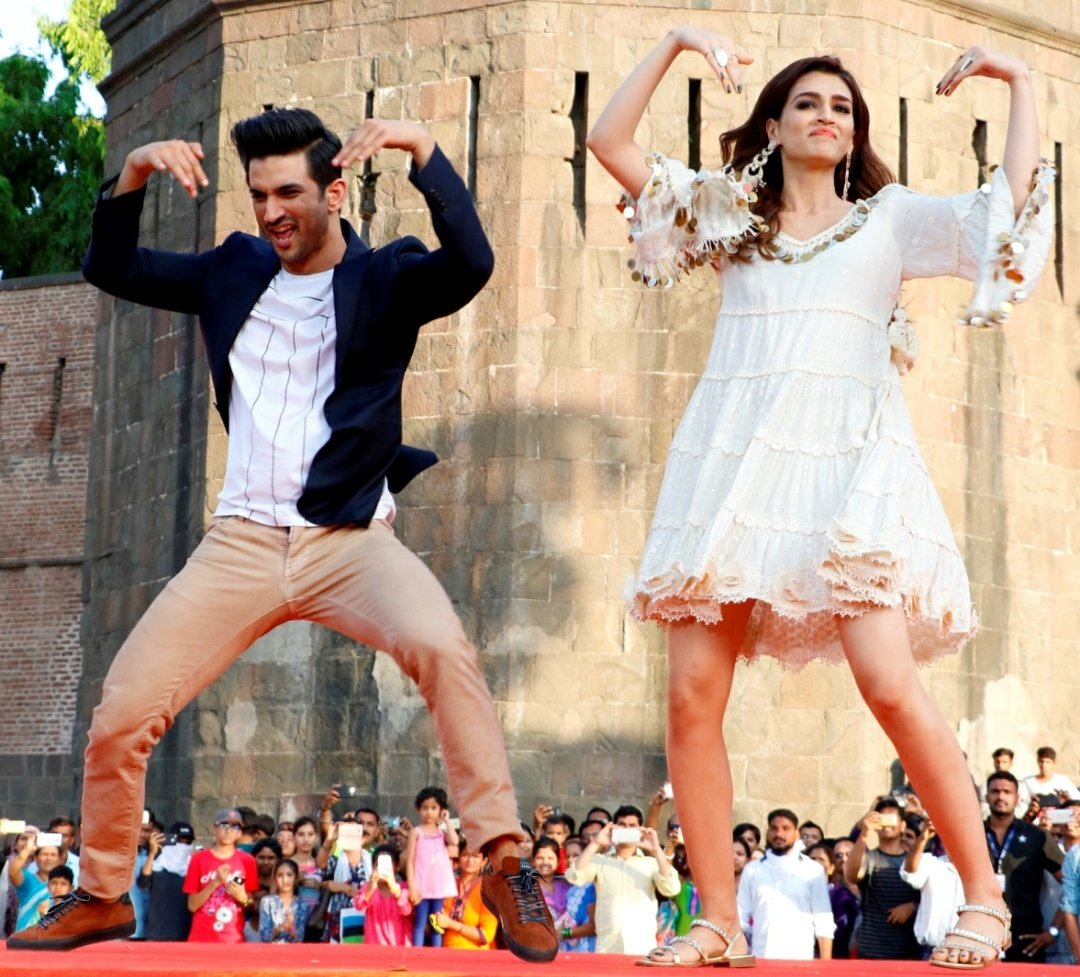 Raabta (Raabta Cast) Fan Photos | Raabta Photos, Images, Pictures ...