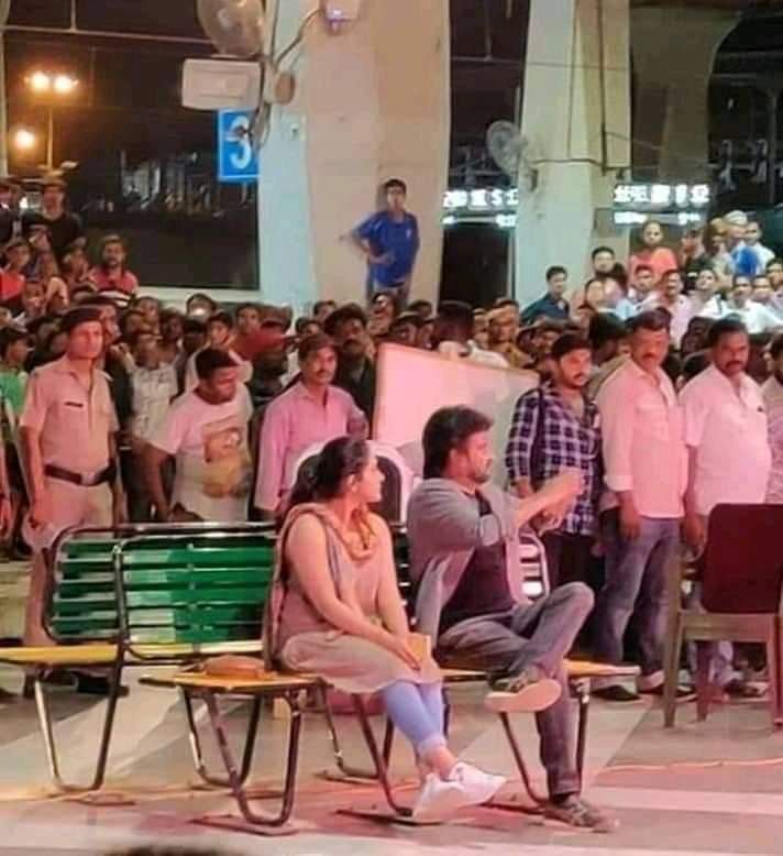 Darbar Fan Photos | Darbar Photos, Images, Pictures # 65904 - FilmiBeat