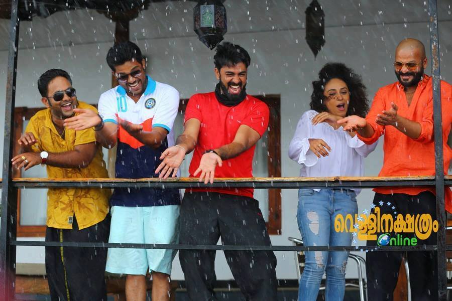 Pretham (Pretham Malayalam Movie) Fan Photos | Pretham Photos, Images ...