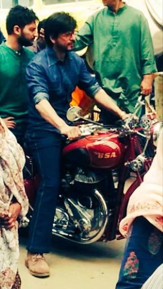 Raees (Raees Cast) Fan Photos | Raees Photos, Images, Pictures # 32860 ...