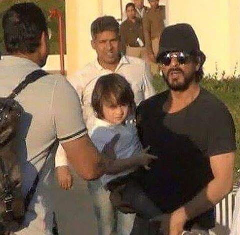 Raees (Raees Cast) Fan Photos | Raees Photos, Images, Pictures # 38894 ...