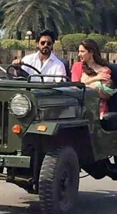 Raees (Raees Cast) Fan Photos | Raees Photos, Images, Pictures # 39868 ...