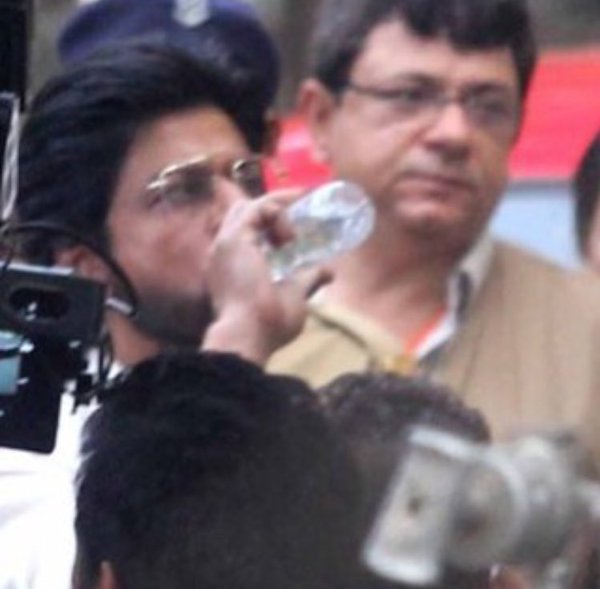 Raees (Raees Cast) Fan Photos | Raees Photos, Images, Pictures # 39941 ...