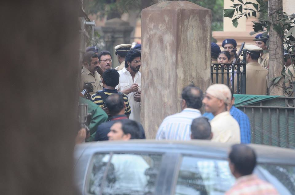 Raees (Raees Cast) Fan Photos | Raees Photos, Images, Pictures # 40022 ...