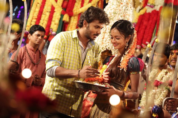 Saheba Fan Photos | Saheba Photos, Images, Pictures # 43245 - FilmiBeat