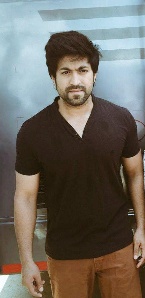 Santhu Straight Forward Fan Photos | Santhu Straight Forward Photos ...